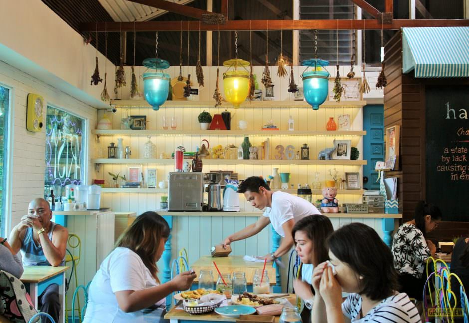 Art with Your Eats: An Artsy Cafe Review - Geoffreview