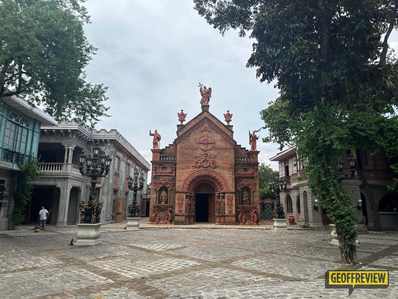 Las Casas Filipinas de Acuzar, Quezon City Review - Geoffreview